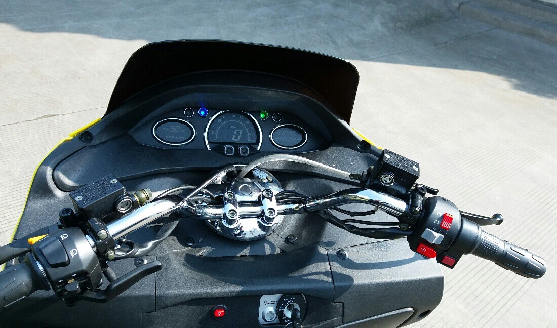 ZEV LRC-T Tilting Trike - Scooter Eléctrico 2025 - 🇺🇾 Uruguay